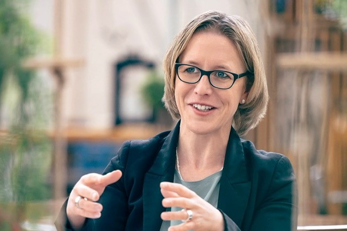 Die Frauenzentrale Zug im Gespräch mit Barbara Gysel - News - Service ...